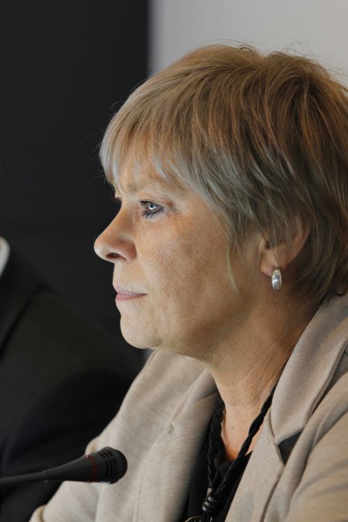 Isabelle Simonis: «Recréer du lien avec la jeunesse» - Alter Echos